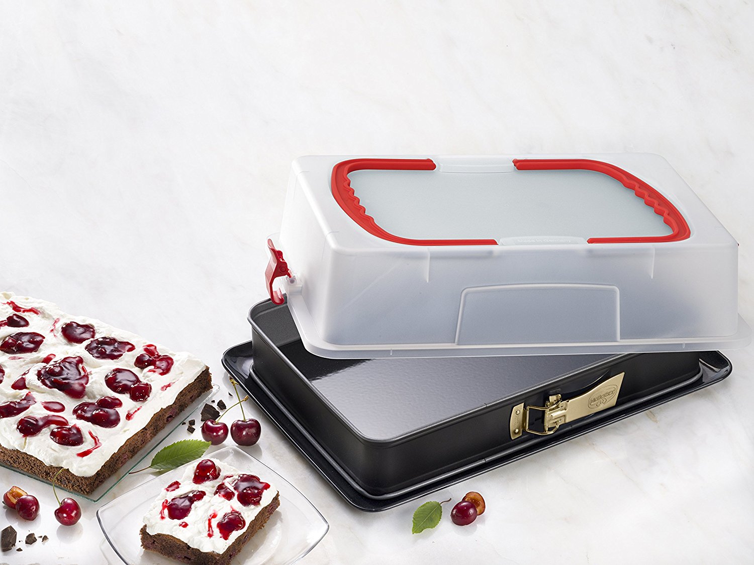 Dr.Oetker rectangular spring form with enamebasl e and carry lid